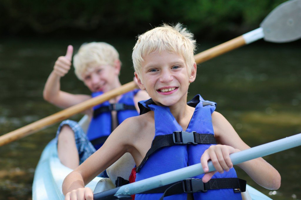 Kayaking with Kids: A Complete Guide - Paddle Pursuits